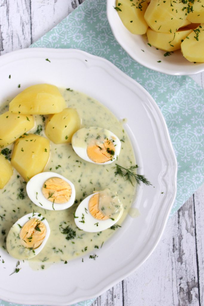 Senfeier mit Kartoffeln