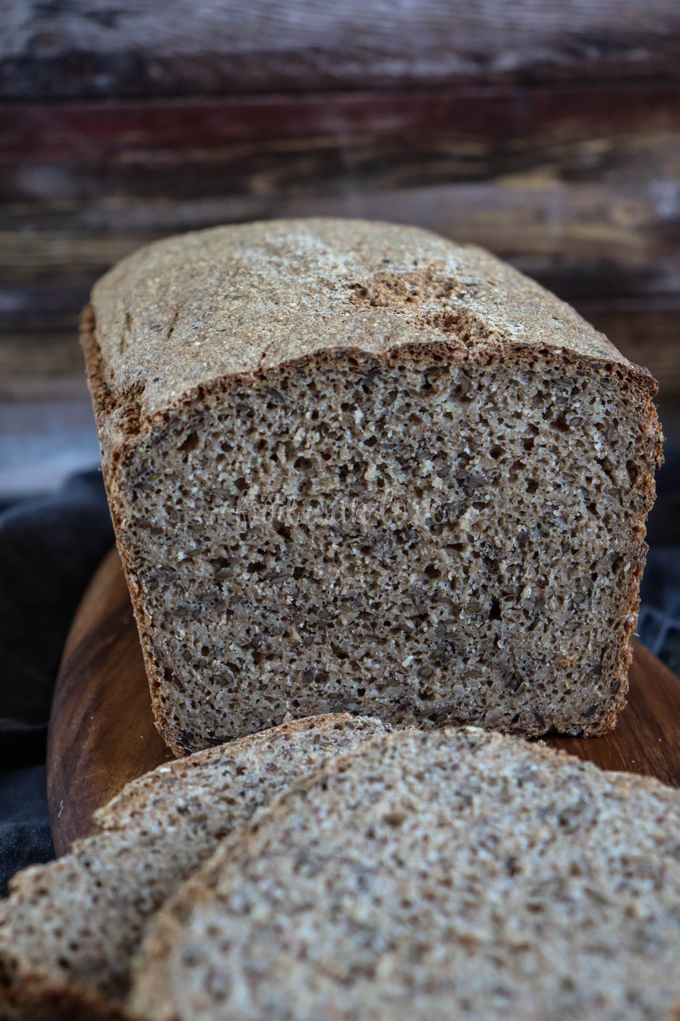 Dinkel-Leinsamen-Brot – food with love