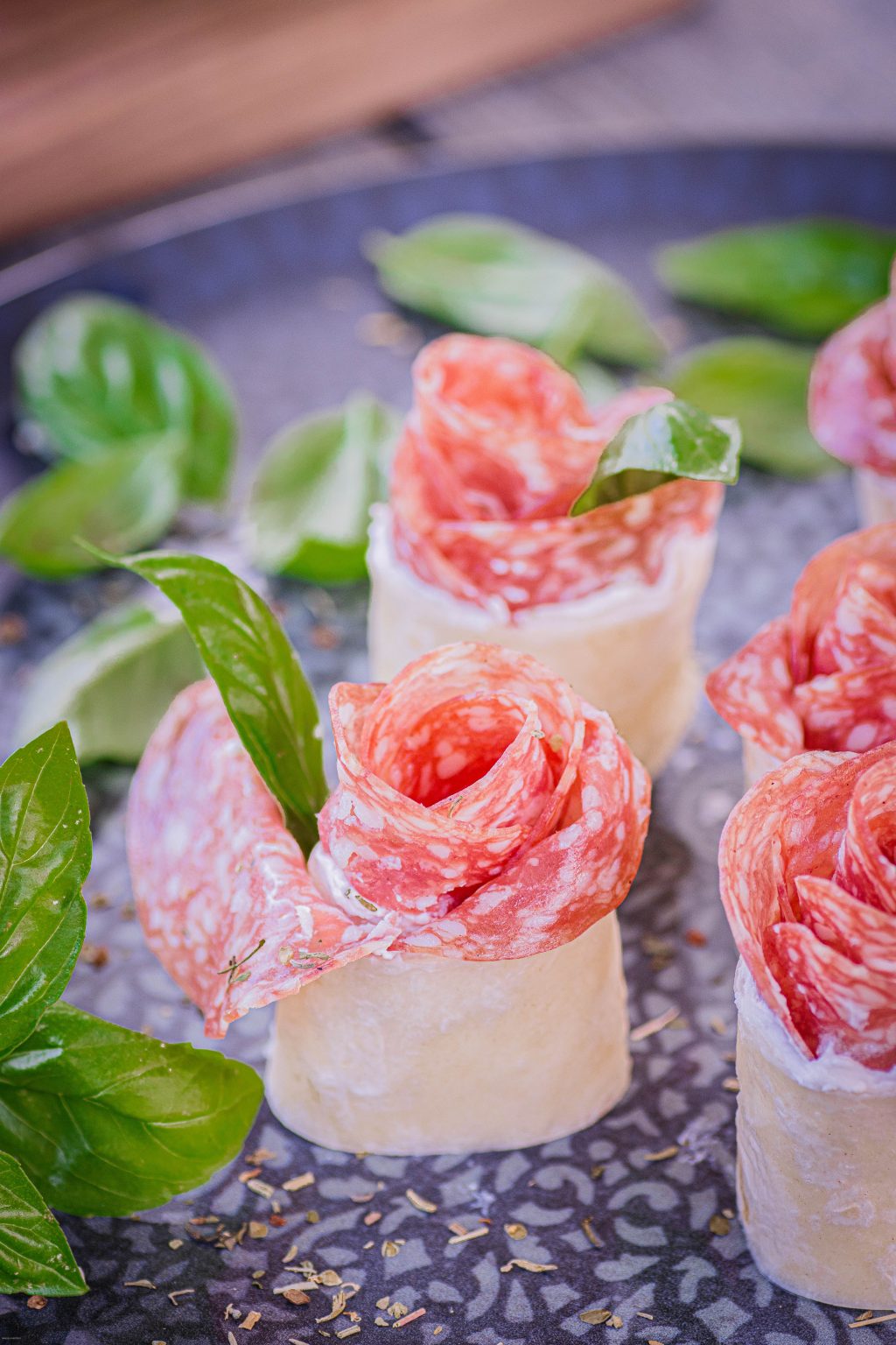 Salami Rosen im Wrap Mantel – food with love